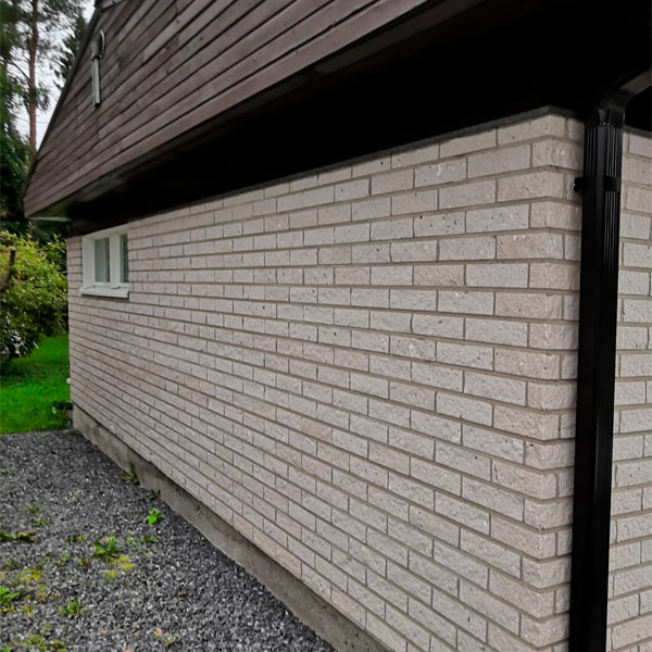 Tiilitalon maalaus - 3 syytä valita Maalausliike Kotine